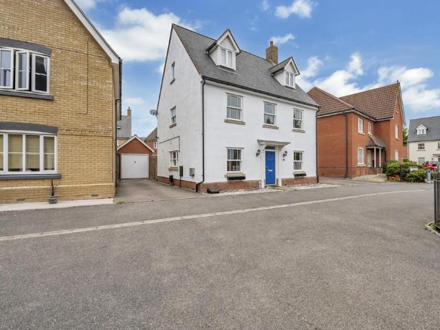 5 bedroom detached house to rent