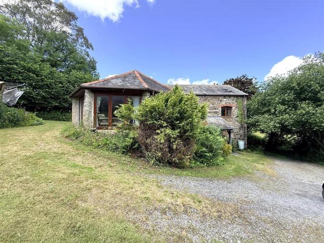 5 bedroom detached house to rent