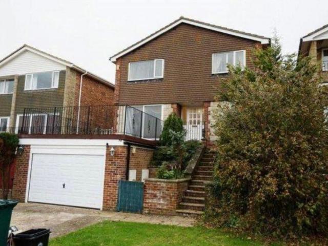 5 bedroom detached house to rent