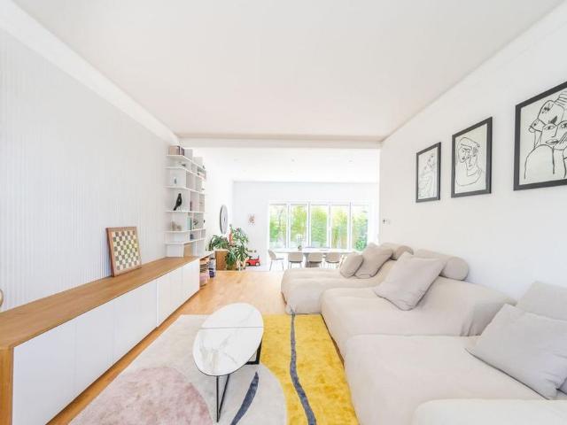 5 bedroom detached house to rent