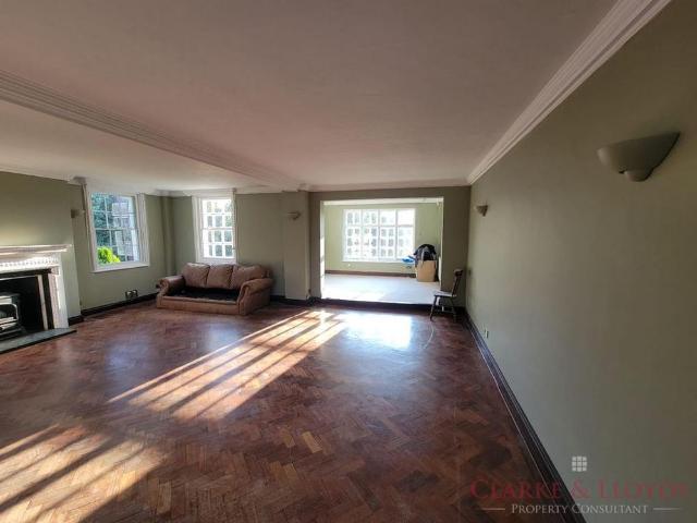 5 bedroom detached house to rent