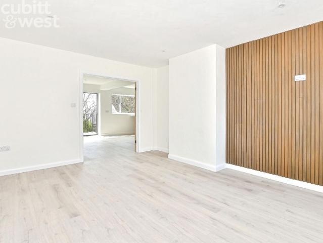 5 bedroom detached house to rent