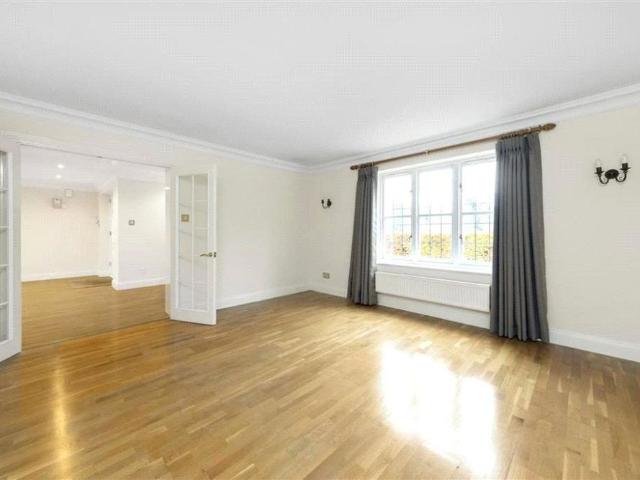 5 bedroom detached house to rent