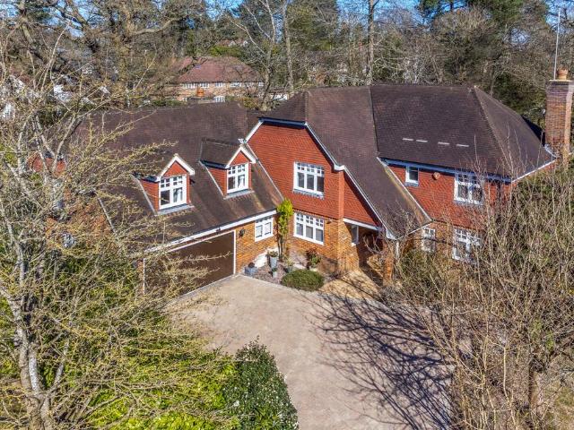 5 bedroom detached house to rent
