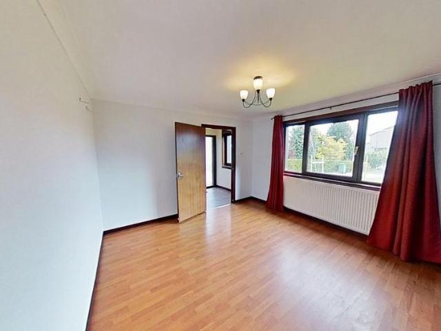5 bedroom detached house to rent