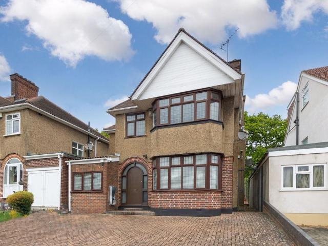 5 bedroom detached house to rent