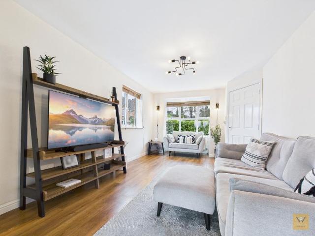 5 bedroom detached house to rent