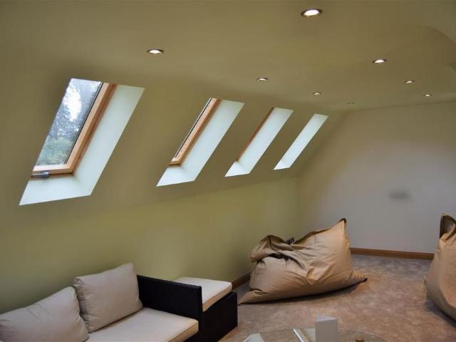 5 bedroom detached house to rent