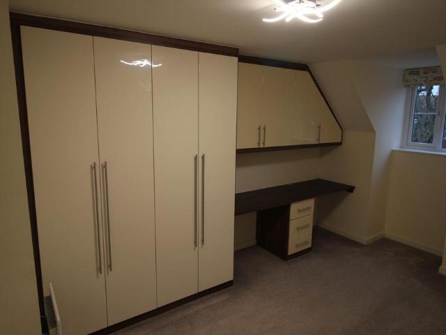 5 bedroom detached house to rent