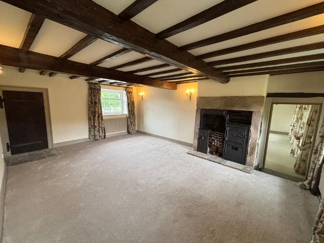5 bedroom detached house to rent