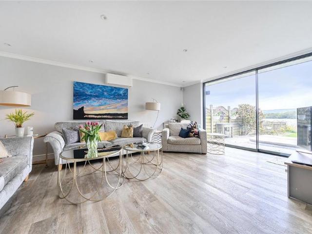 5 bedroom detached house to rent