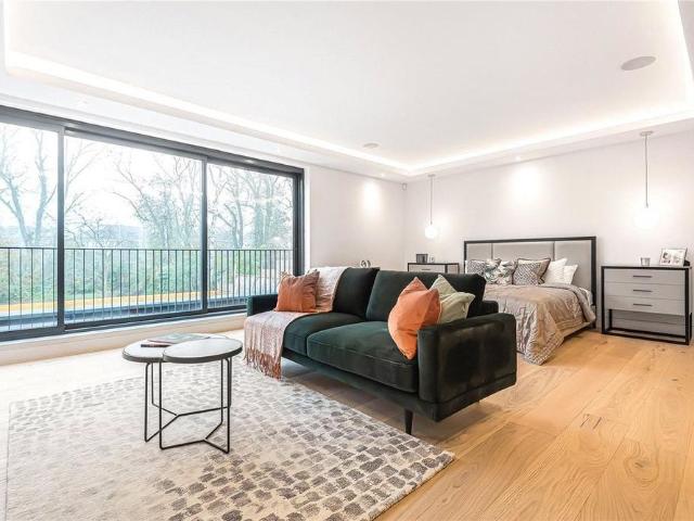 5 bedroom detached house to rent