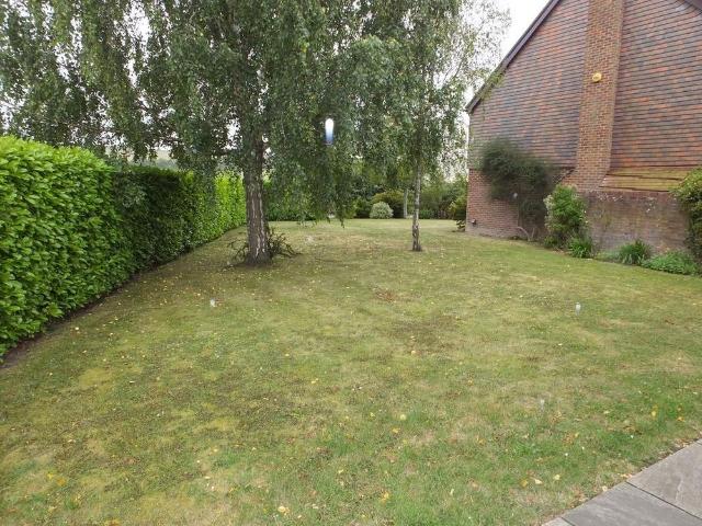 5 bedroom detached house to rent