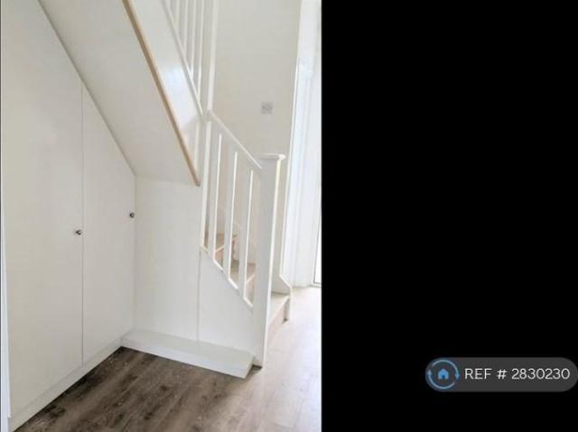 5 bedroom detached house to rent