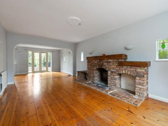 5 bedroom detached house to rent