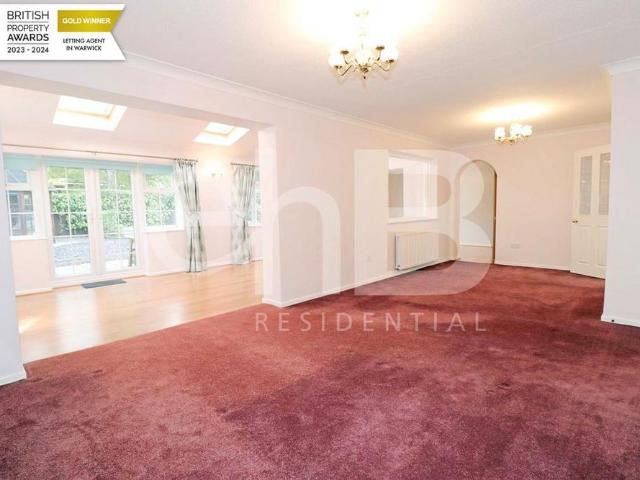 5 bedroom detached house to rent