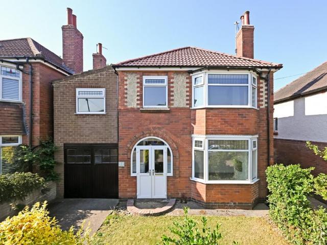 5 bedroom detached house to rent