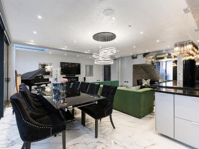 5 bedroom detached house to rent