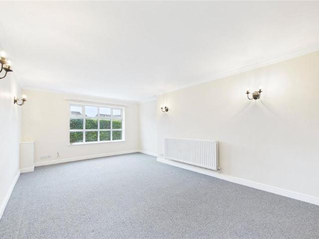 5 bedroom detached house to rent