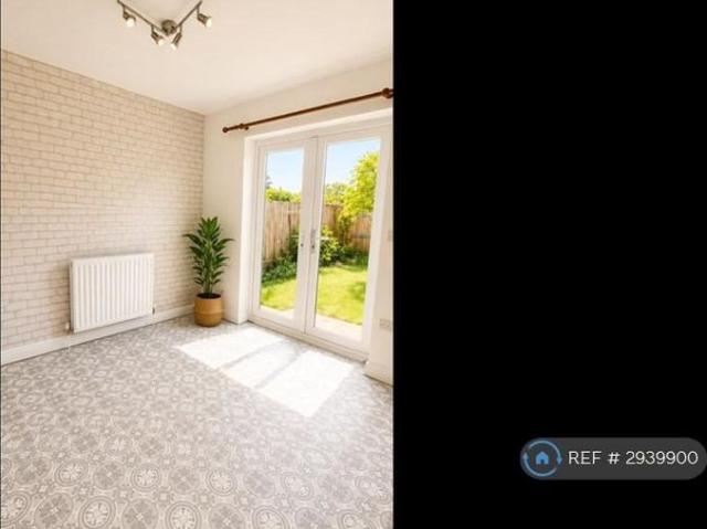 5 bedroom detached house to rent