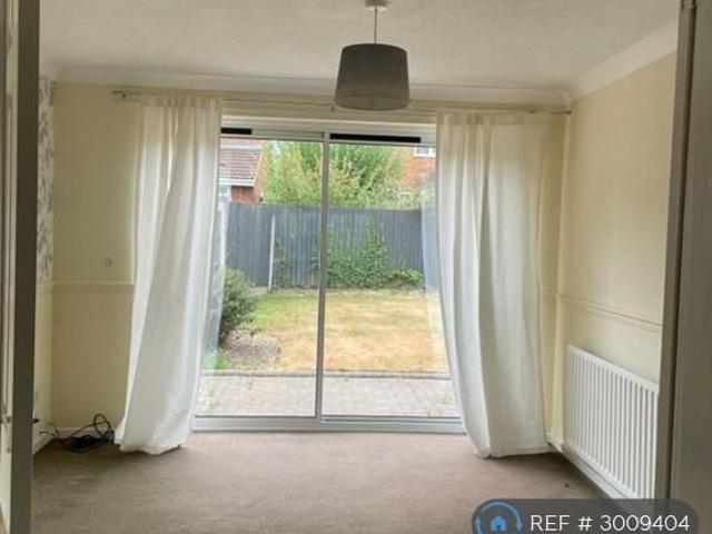 5 bedroom detached house to rent