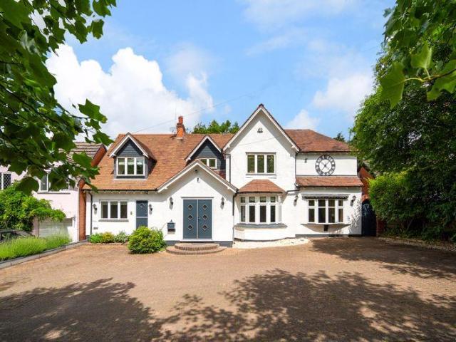 5 bedroom detached house to rent