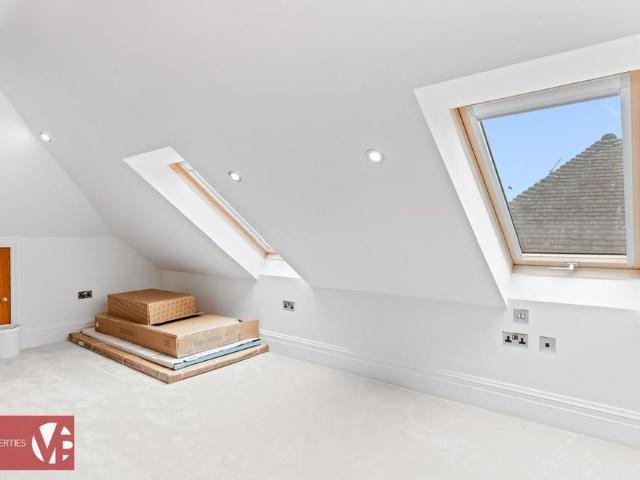 5 bedroom detached house to rent