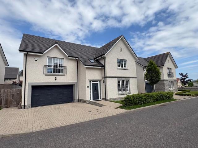 5 bedroom detached house to rent