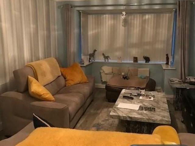 5 bedroom detached house to rent