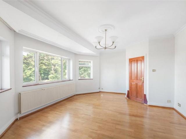 5 bedroom detached house to rent