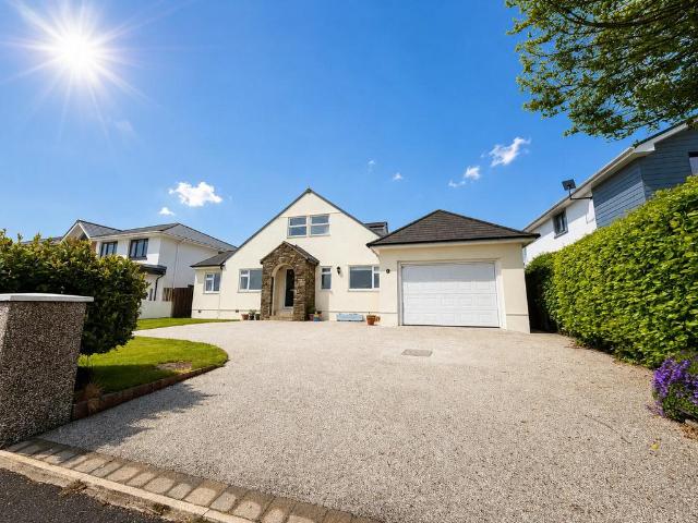 5 bedroom detached house to rent