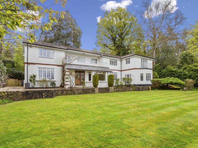 5 bedroom detached house to rent