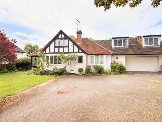 5 bedroom detached house to rent