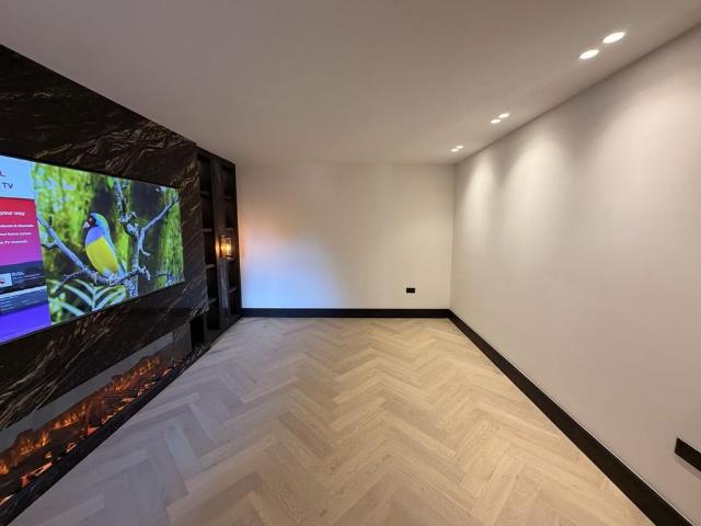 5 bedroom detached house to rent