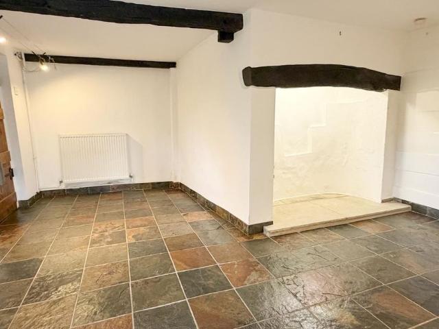5 bedroom detached house to rent