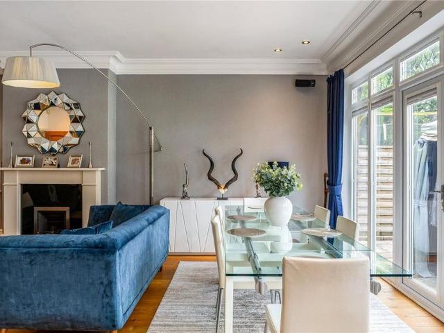 5 bedroom detached house to rent