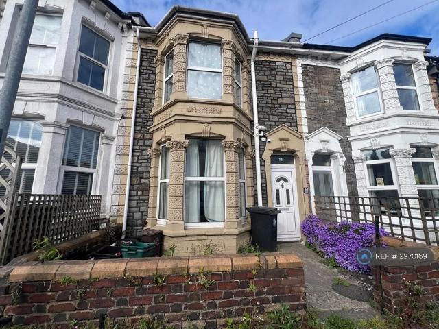 5 bedroom detached house to rent