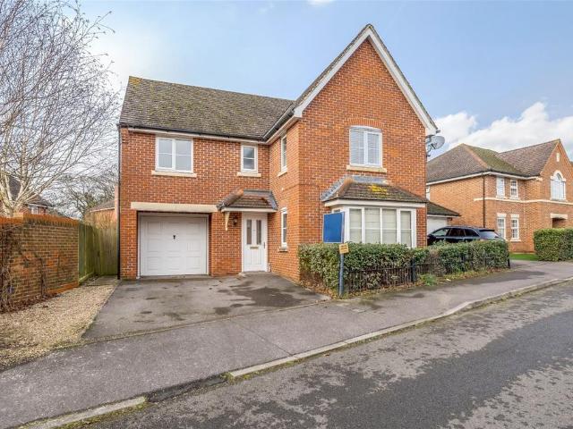 5 bedroom detached house to rent