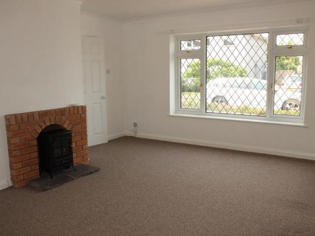 5 bedroom detached house to rent
