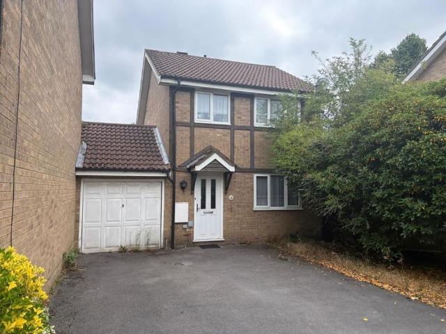 5 bedroom detached house to rent