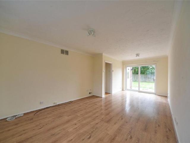 5 bedroom detached house to rent