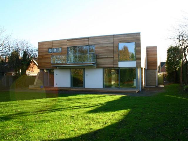 5 bedroom detached house to rent