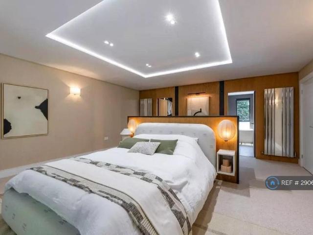 5 bedroom detached house to rent
