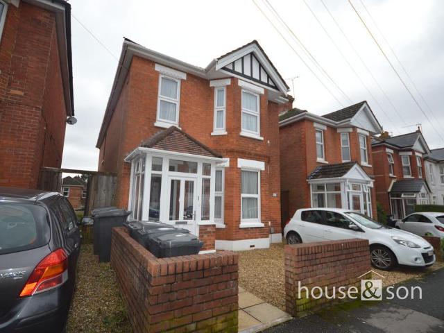 5 bedroom detached house to rent