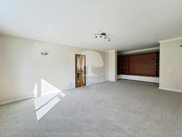 5 bedroom detached house to rent