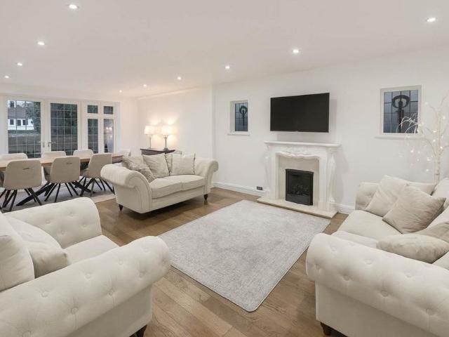 5 bedroom detached house to rent