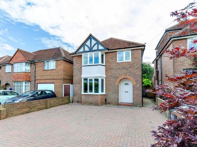 5 bedroom detached house to rent