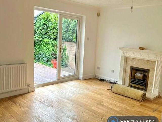 5 bedroom detached house to rent