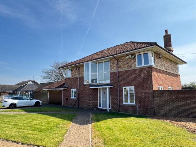 5 bedroom detached house to rent