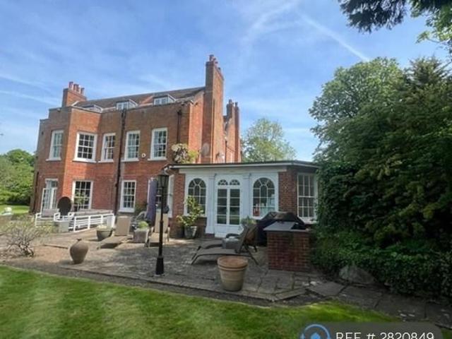 5 bedroom detached house to rent